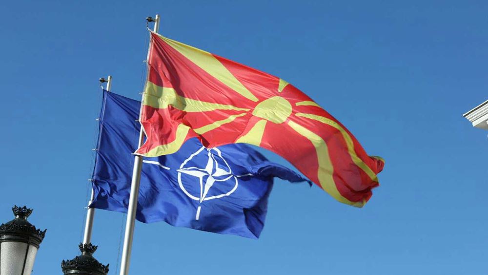 Σκόπια: Δημοτικοί σύμβουλοι αφαιρούν το «Βόρεια» από το «Μακεδονία ...