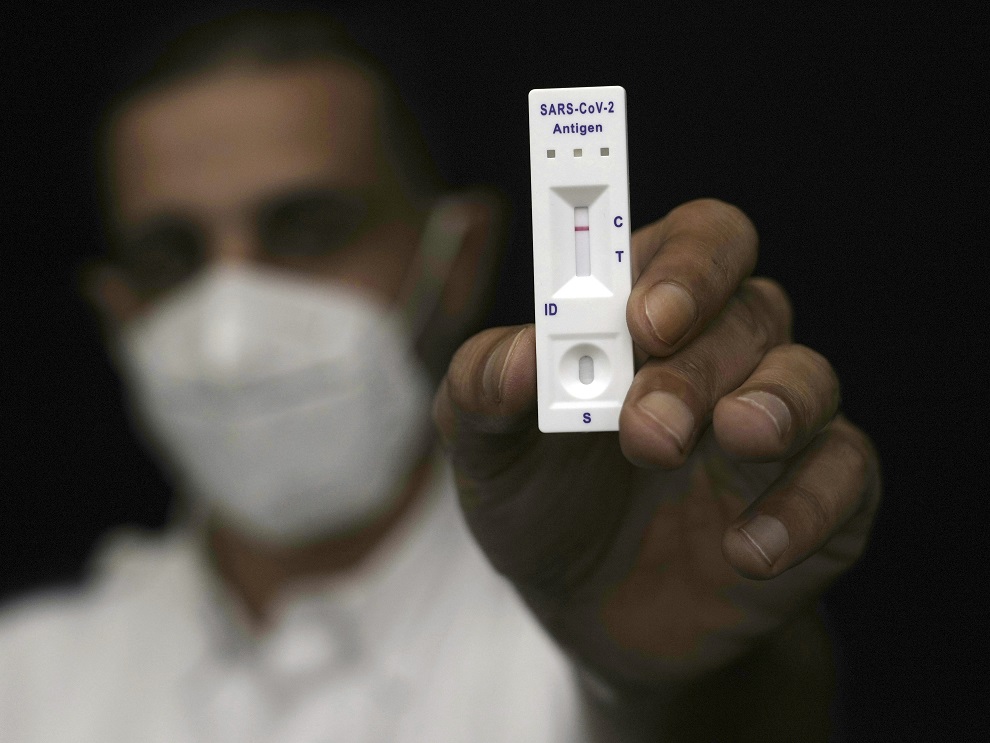 Καταργούνται τα rapid test και η υποχρεωτική μάσκα στα νοσοκομεία ...