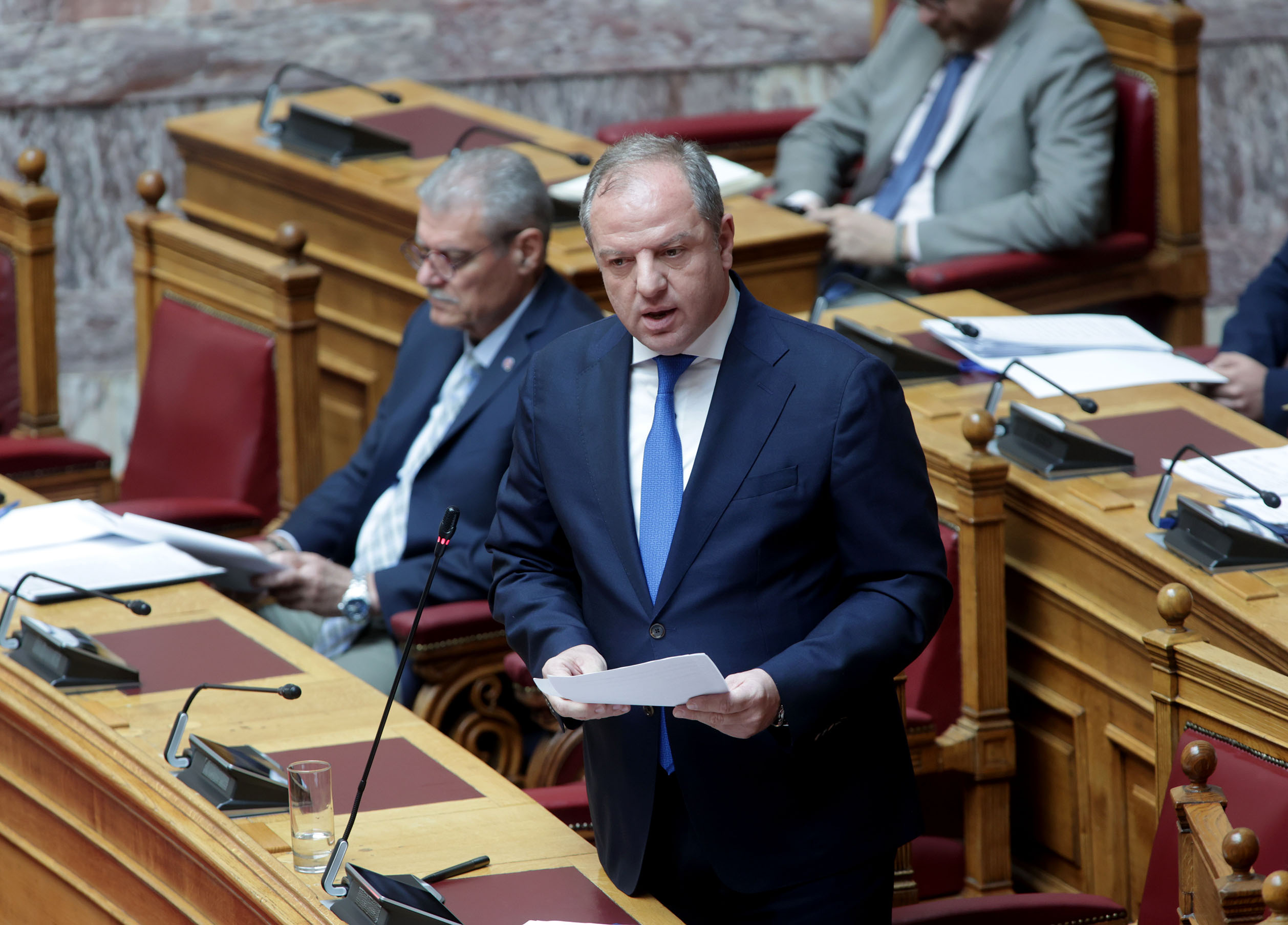 Αυτοί είναι οι συνεργάτες και οι μισθοί τους, του υφυπουργού Αγροτικής ...