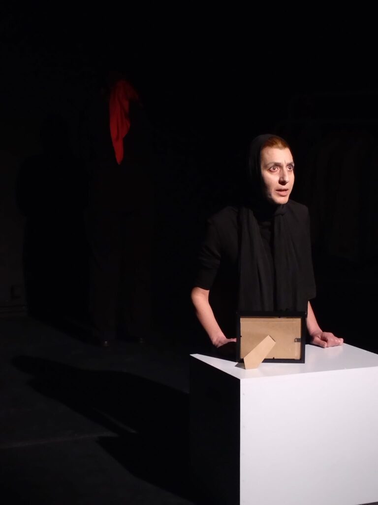 ΘΕΑΤΡΙΚΟ ΕΡΓΑΣΤΗΡΙ ΓΙΑΝΝΙΤΣΩΝ: Μια συγκλονιστική παράσταση για την ...