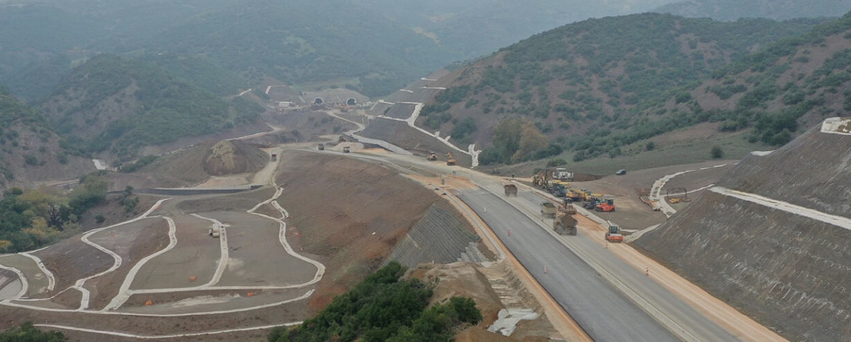 Τα 15 μεγάλα οδικά έργα στην Ελλάδα που ξεπερνούν σε κόστος τα 4 δισ ...